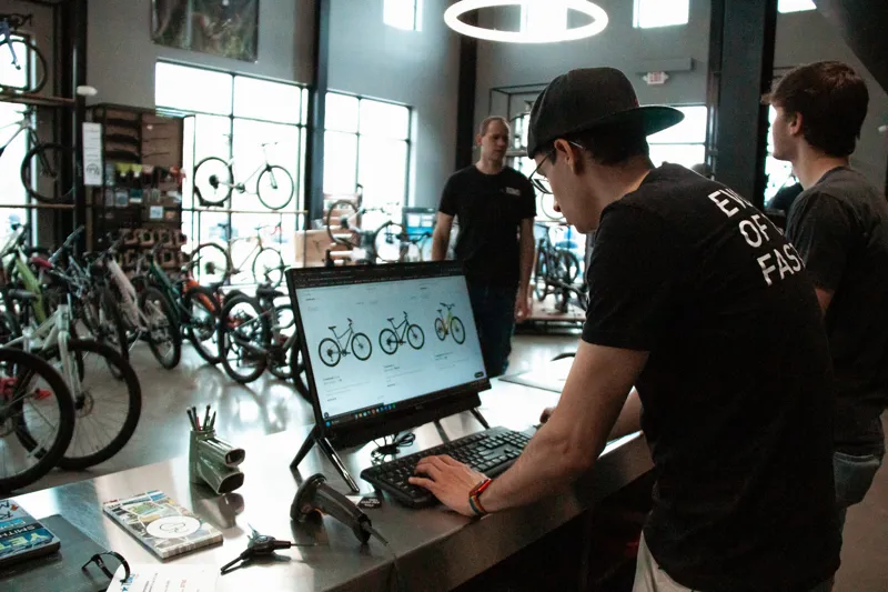 Tom's Pro Bike | USA Specialized Mountain Bike, Road Bike & Electric Bikes